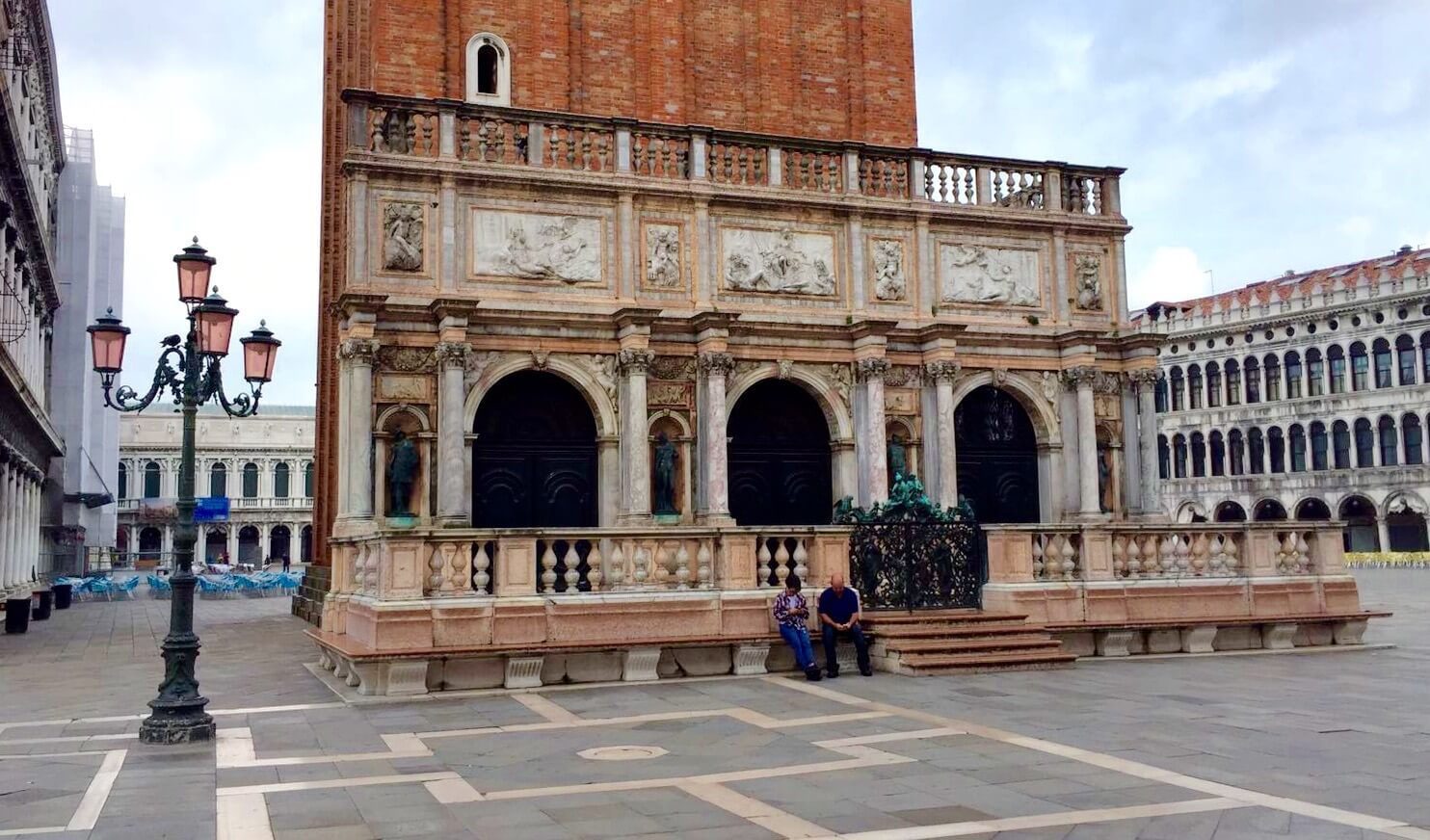Der Architekt Jacopo Sansovino und die Loggetta von 1540 in Venedig ...